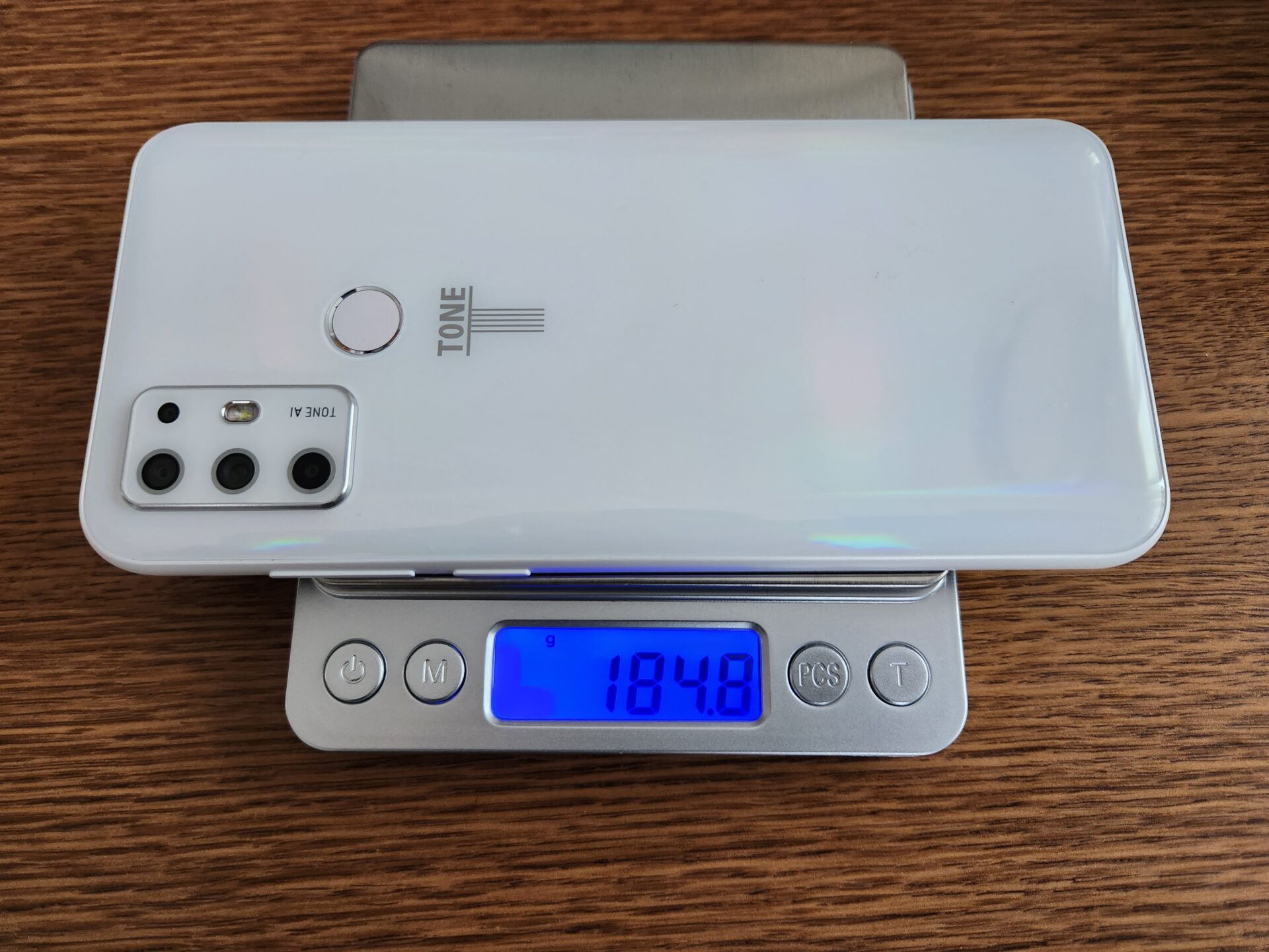 見守り端末として優秀 TONE e21 rev.2 レビュー | 繊細ガジェットレビュー