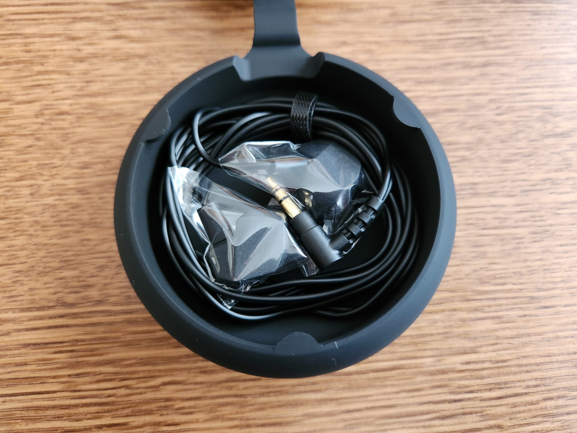 スッキリとした音楽を楽しめる final A3000 レビュー | 繊細ガジェットレビュー