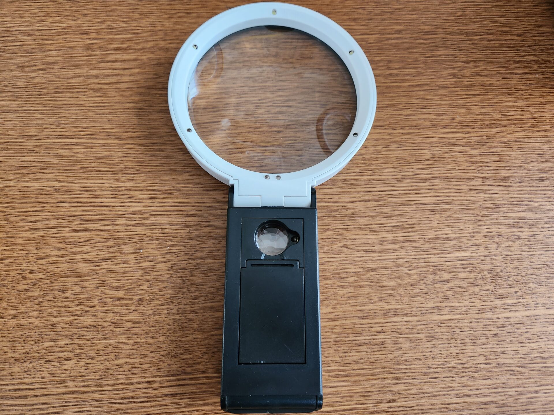 細かい作業を快適に PhoenixLoupe スタンドルーペ レビュー | 繊細ガジェットレビュー