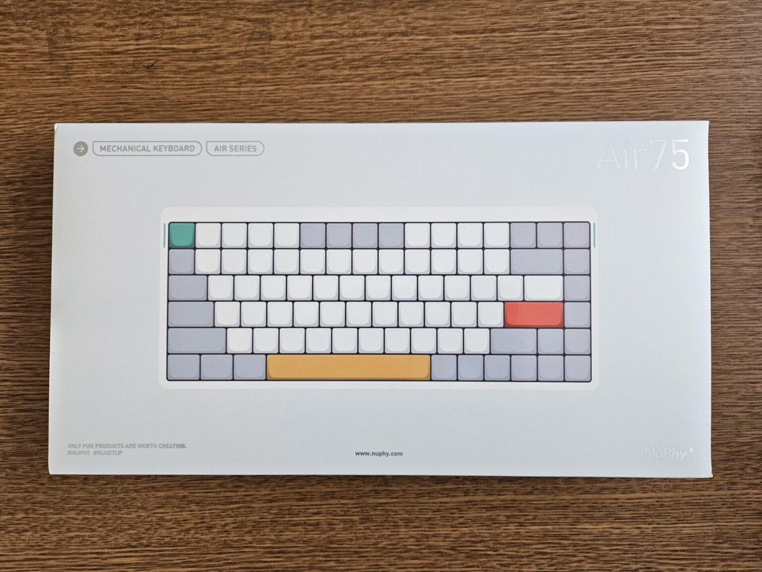 RGBライトが美しい高性能キーボード NuPhy Air75 V2 レビュー | 繊細ガジェットレビュー